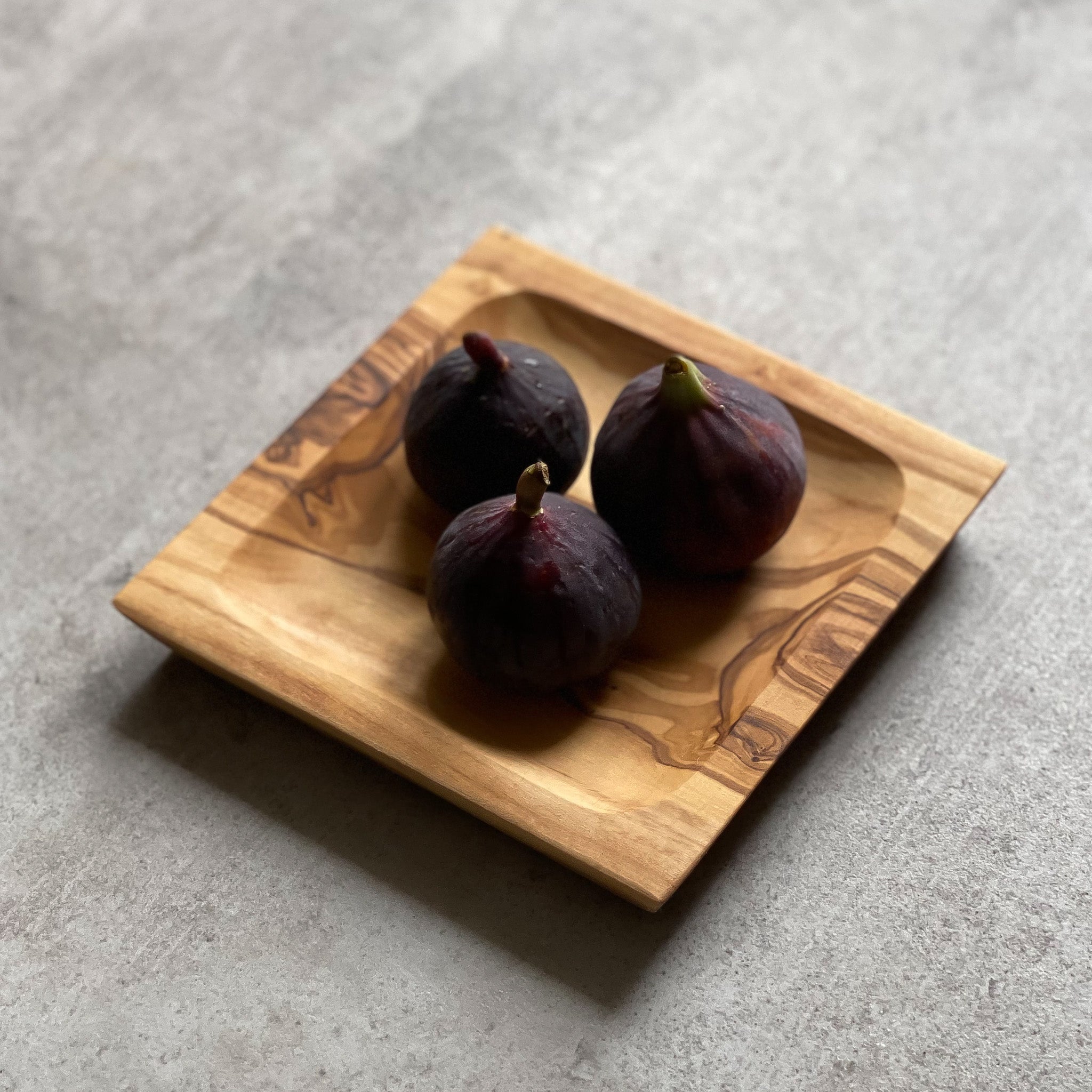 Square Olive Wood Dish - Sustainable Artisan Shallow Dish – RusticFlitch
